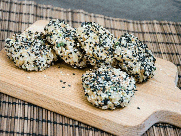 Sesame Rice Cakes - THE SPICE TRADER